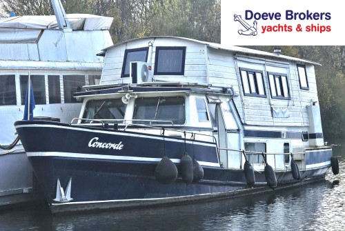 Live Aboard Barge 19.40 -- Doeve Brokers and Valuers Yacht & Ships